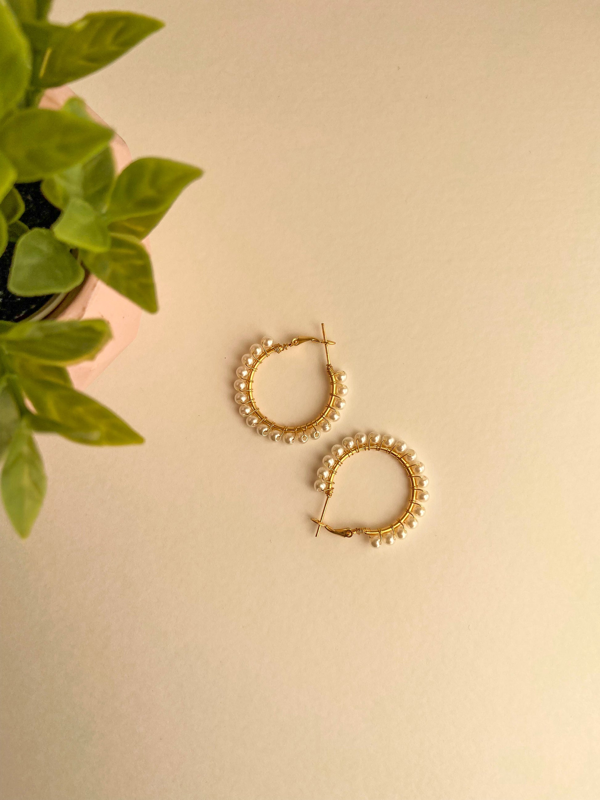 Pearl beaded hoop Earring - Lili-Origin